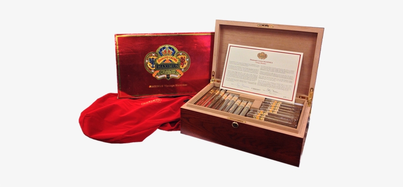 Diamond Crown Maximus Vintage Humidor With Cigars - Box PNG Image ...